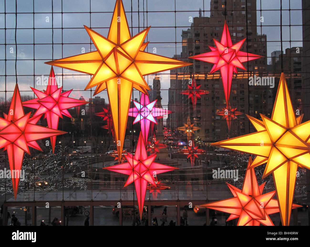 Time warner building interior hi-res stock photography and images - Alamy