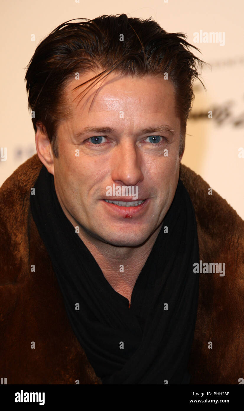 BRUNO EYRON CINEMA FOR PEACE GALA BERLIN FILM FESTIVAL 2010 KONZERTHAUS ...