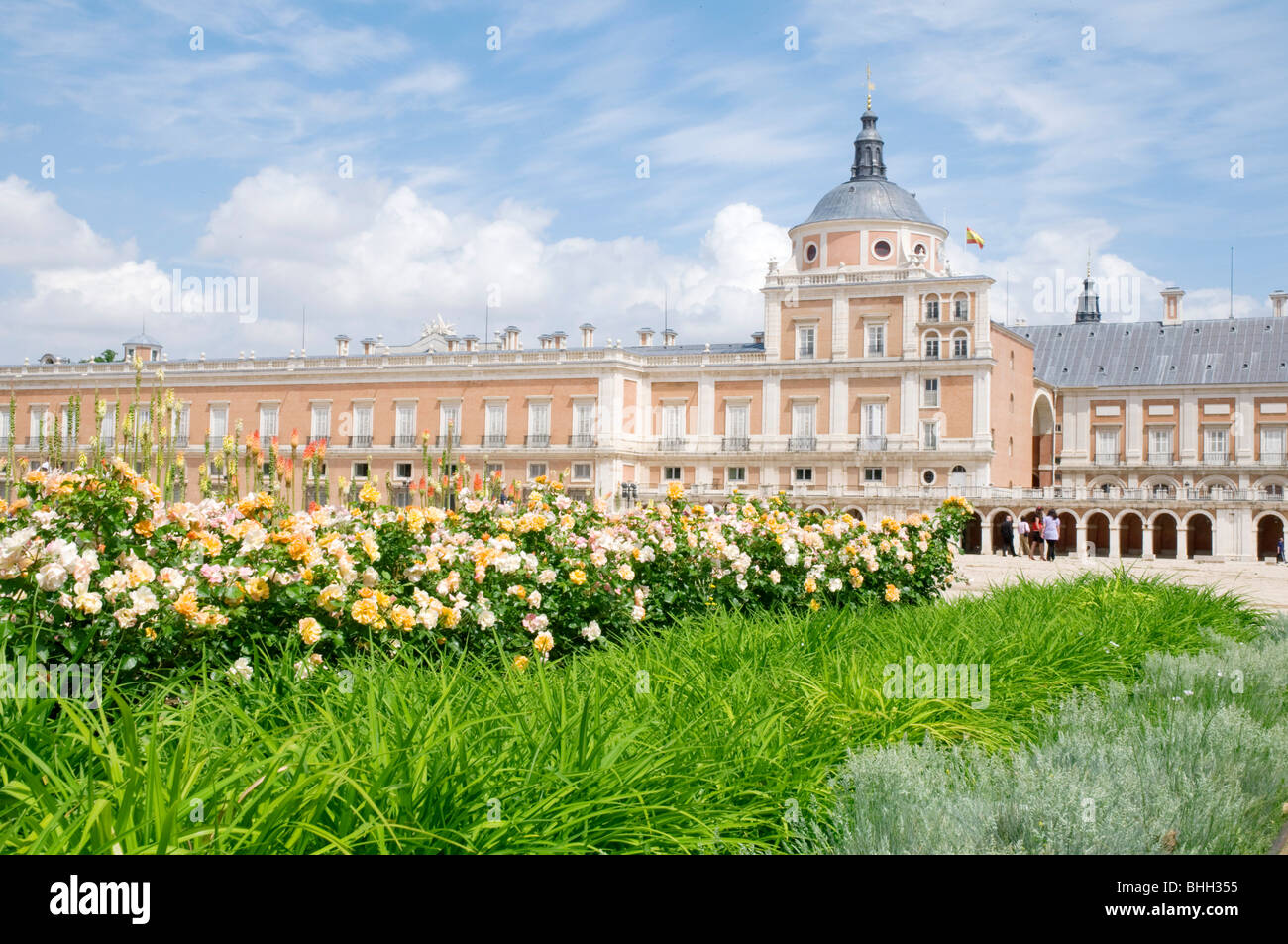 Palacio real de aranjuez jardines hi-res stock photography and images ...