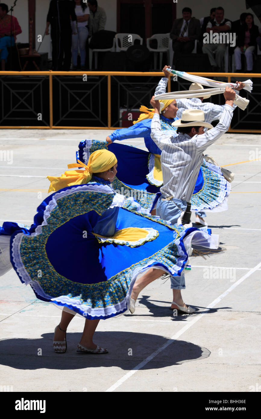 Folk dancing south america hi-res stock photography and images - Alamy