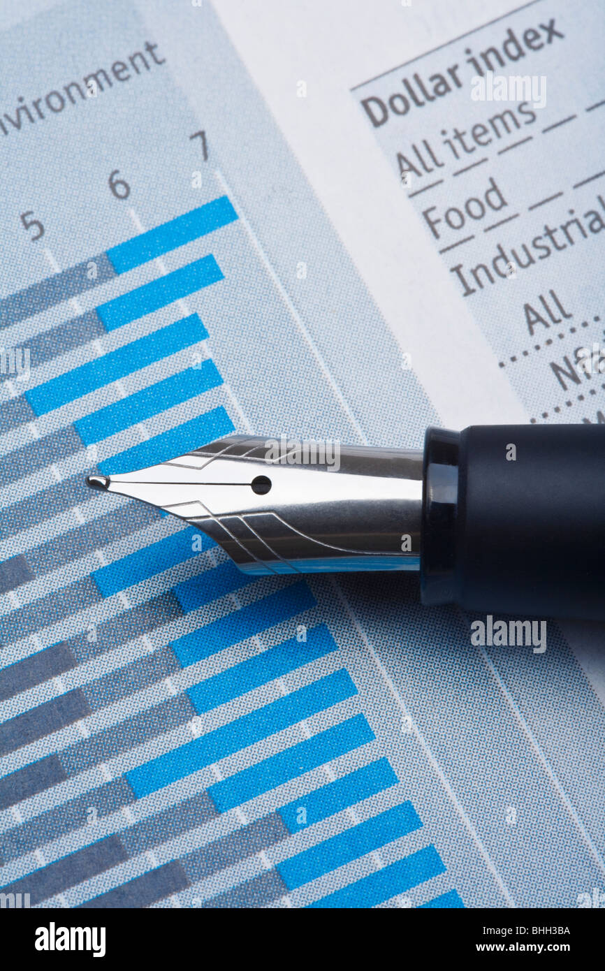 Analysis charts hi-res stock photography and images - Alamy