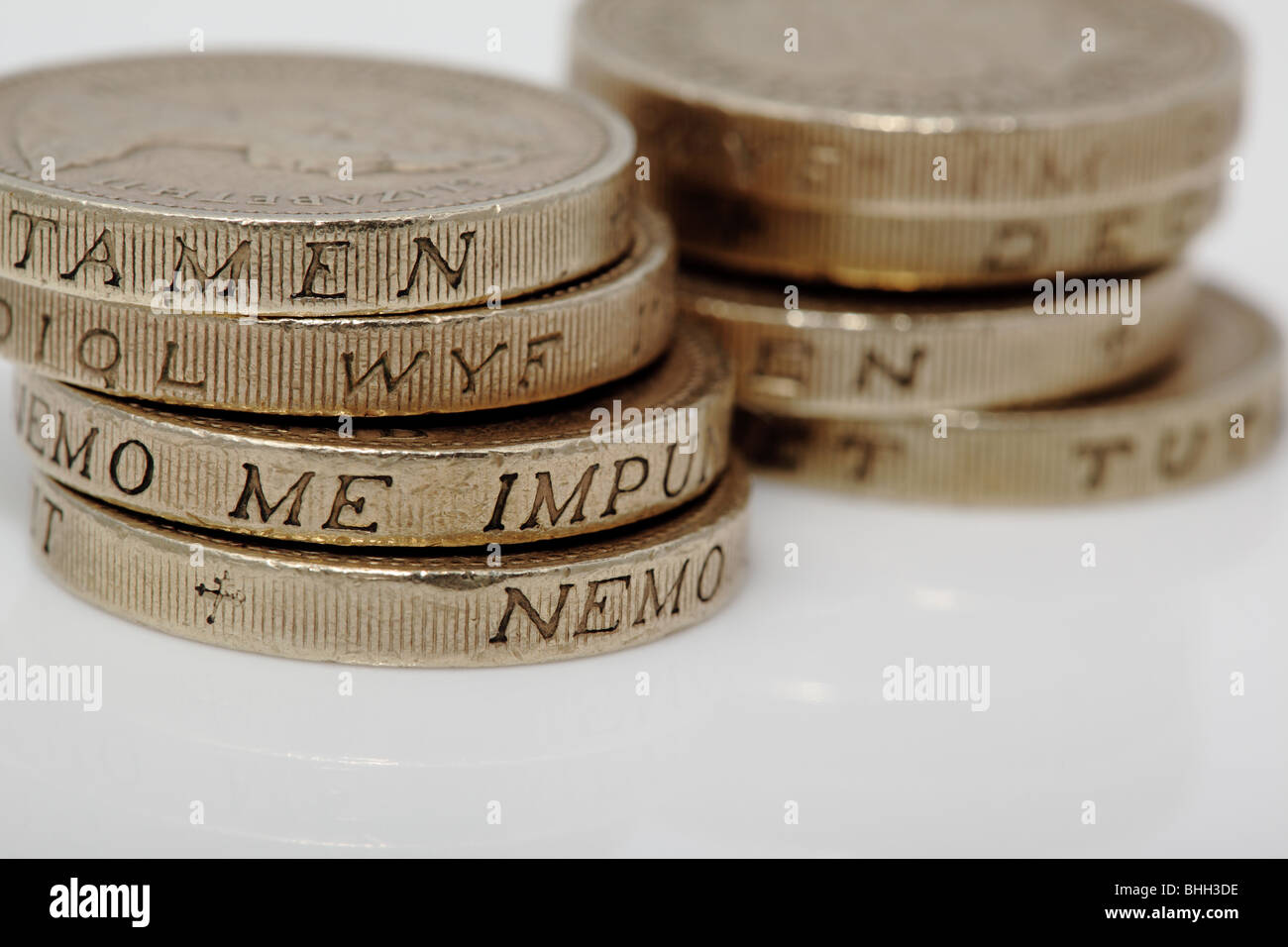 Cash coins sterling pile hi-res stock photography and images - Alamy