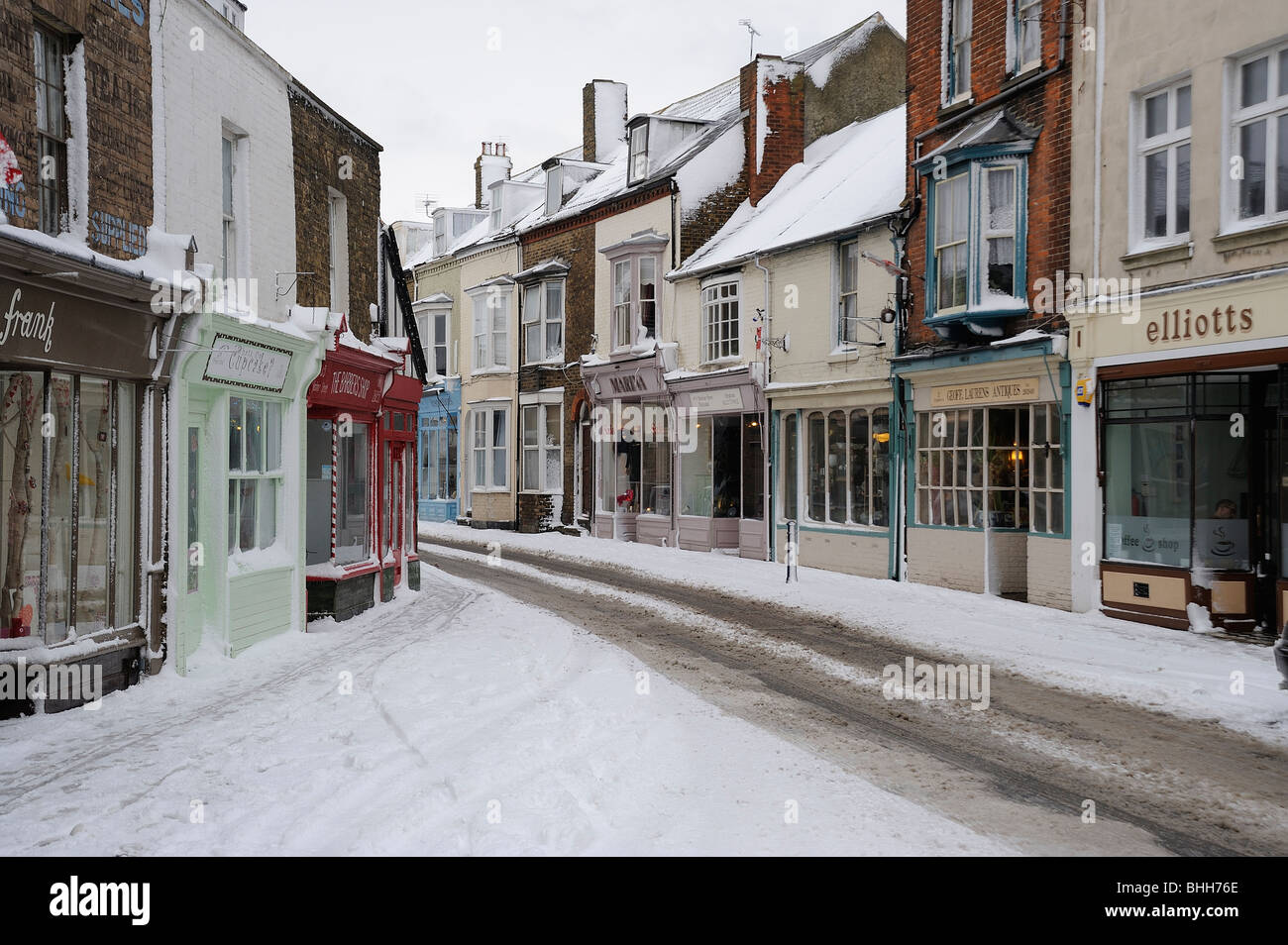 harbour street whitstable in the snow Stock Photo - Alamy