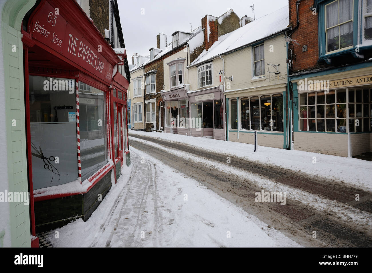 harbour street whitstable in the snow Stock Photo - Alamy
