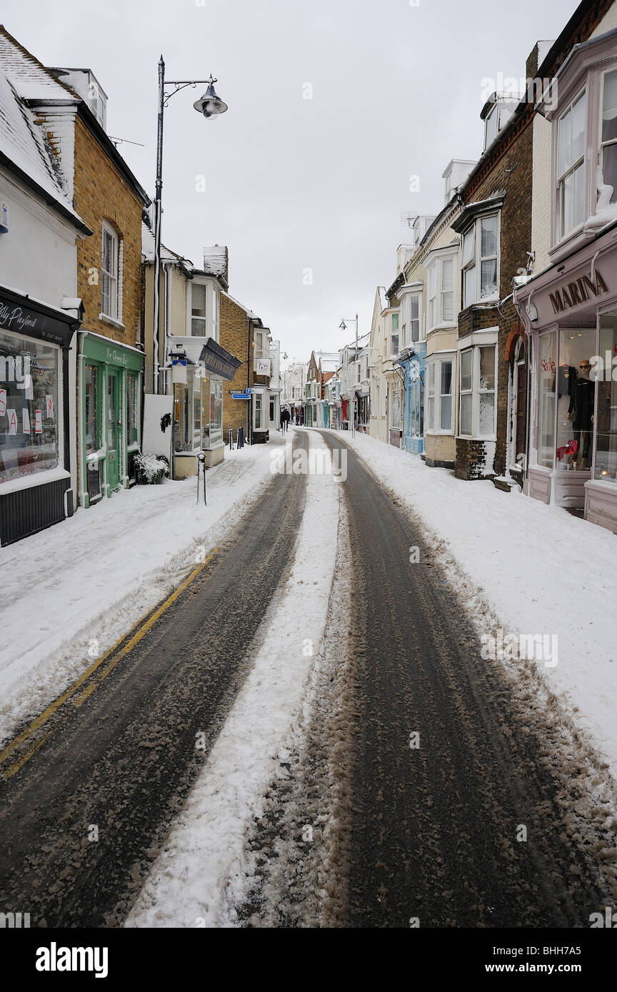 harbour street whitstable in the snow Stock Photo - Alamy
