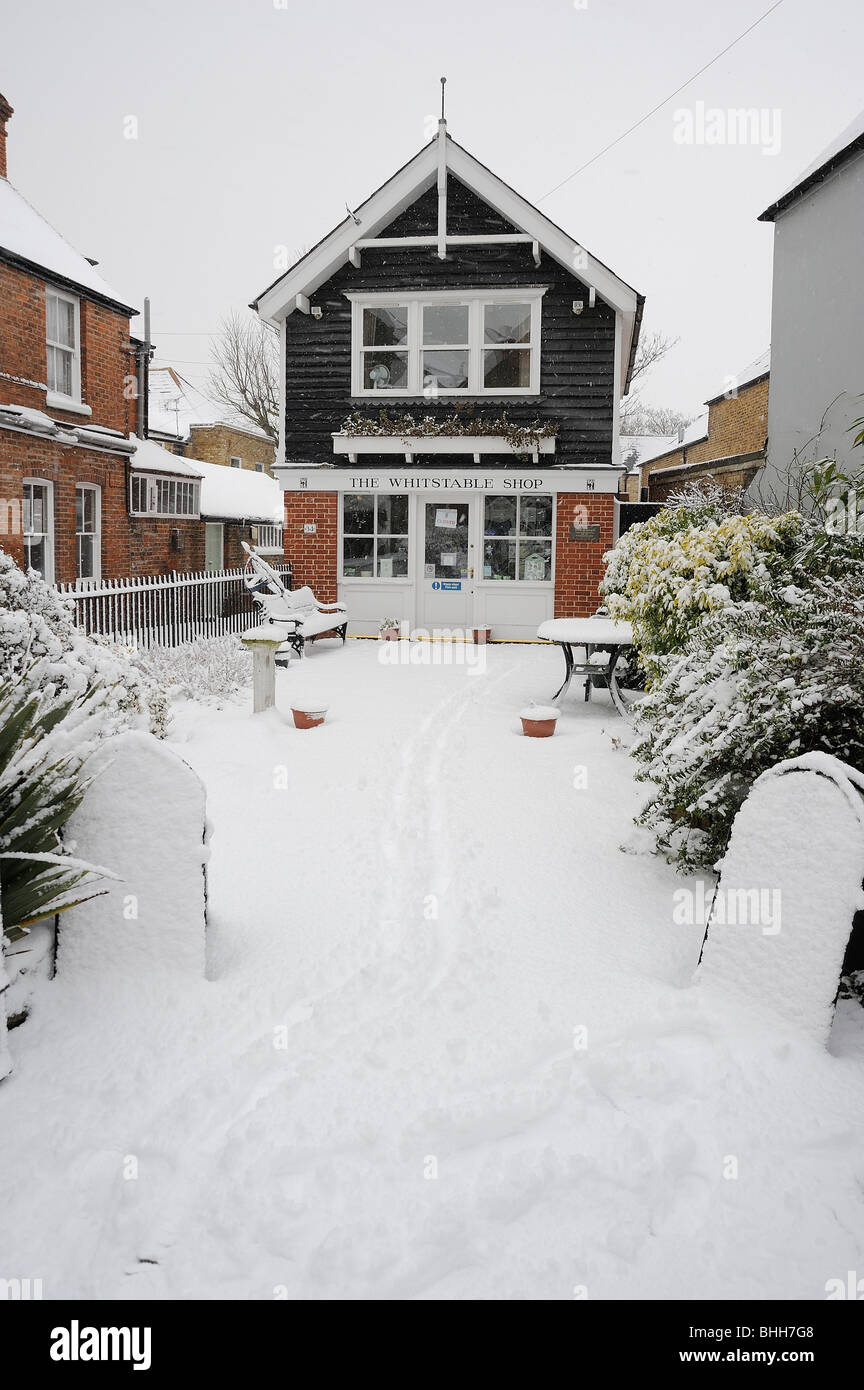 harbour street whitstable in the snow Stock Photo - Alamy
