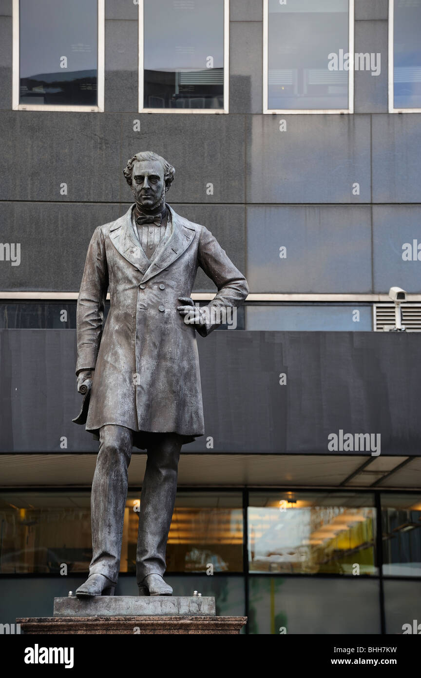 Statue of robert stephenson hi-res stock photography and images - Alamy