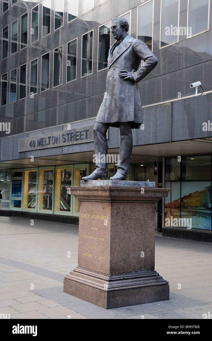 Robert stephenson statue euston station hi-res stock photography and ...