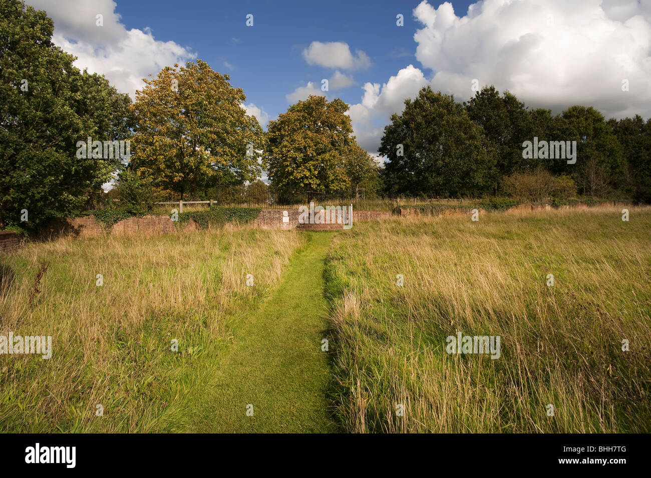 Scenics Panoramic Gate Grounds Stately Home Grass Nobody Outdoors Tree ...