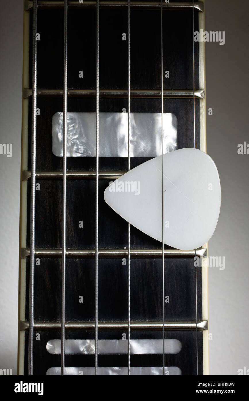 The plectrum hi-res stock photography and images - Alamy