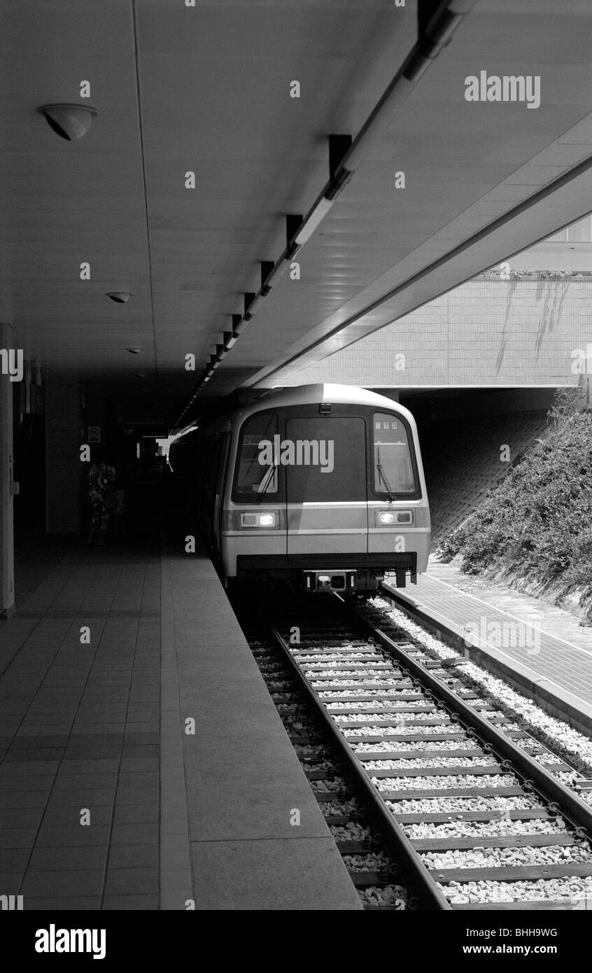 Singapore MRT station in 1988 Stock Photo - Alamy