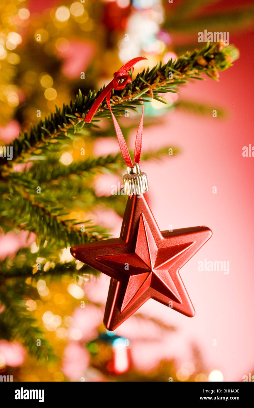 A close-up of a decorated Christmas tree Stock Photo - Alamy