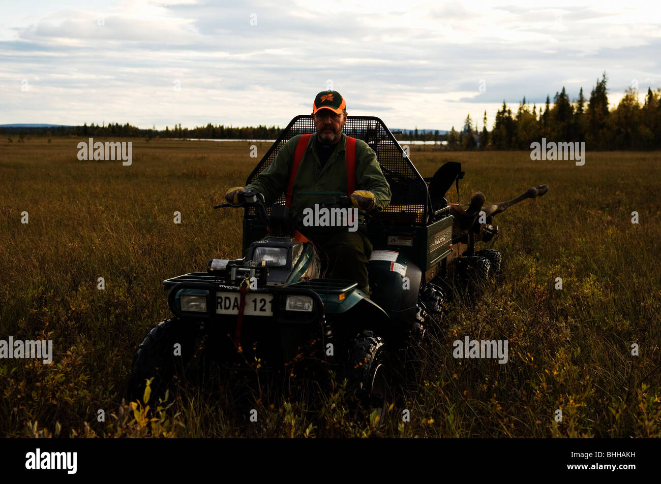 Men elk hunting hi-res stock photography and images - Alamy