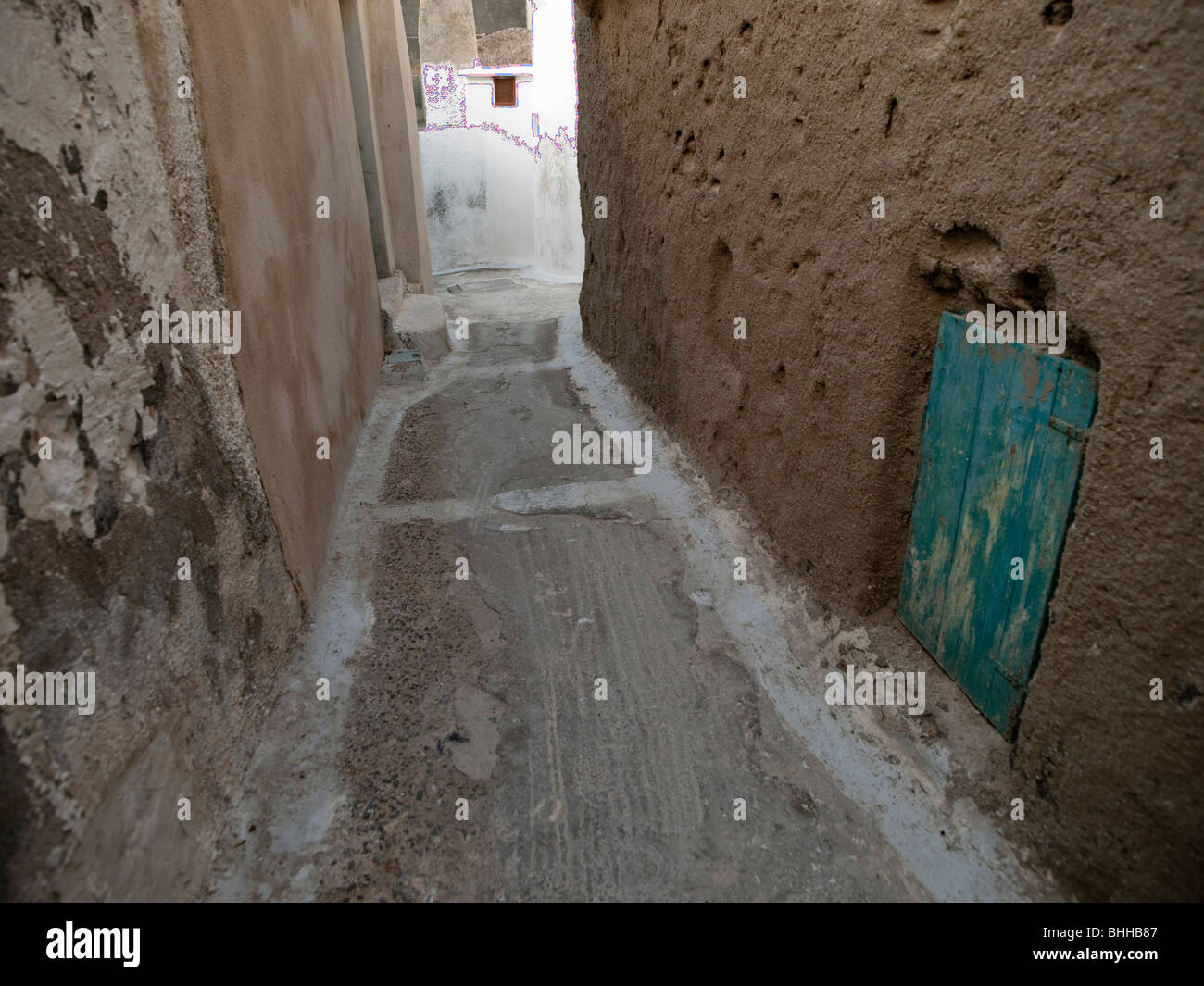 Back alleys hi-res stock photography and images - Alamy