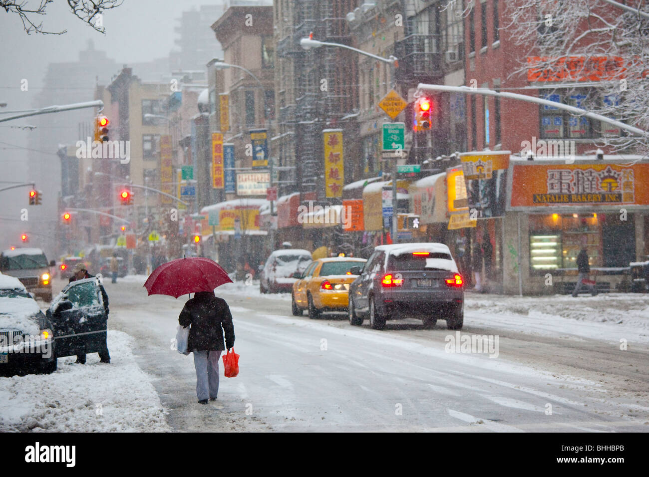 Snow storm in Chinatown, Manhattan, New York City Stock Photo - Alamy