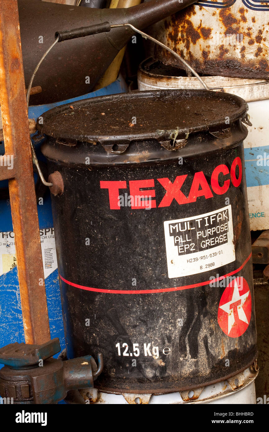 Grease cans hi-res stock photography and images - Alamy