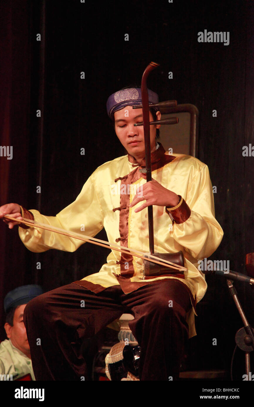Vietnam, Hoi An, traditional musician Stock Photo - Alamy