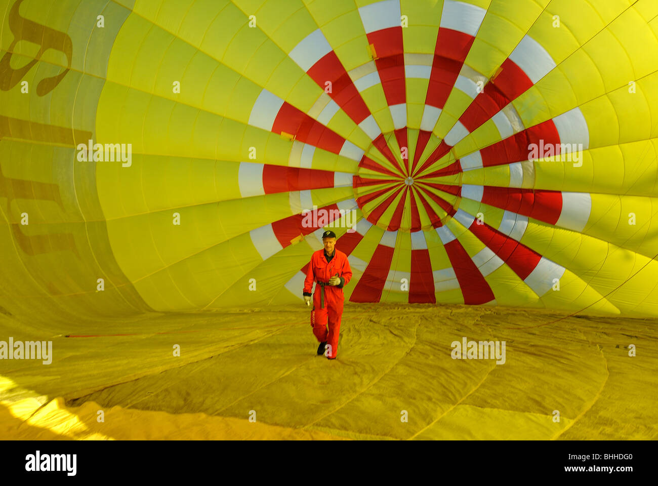 One man hot air balloon hi-res stock photography and images - Alamy