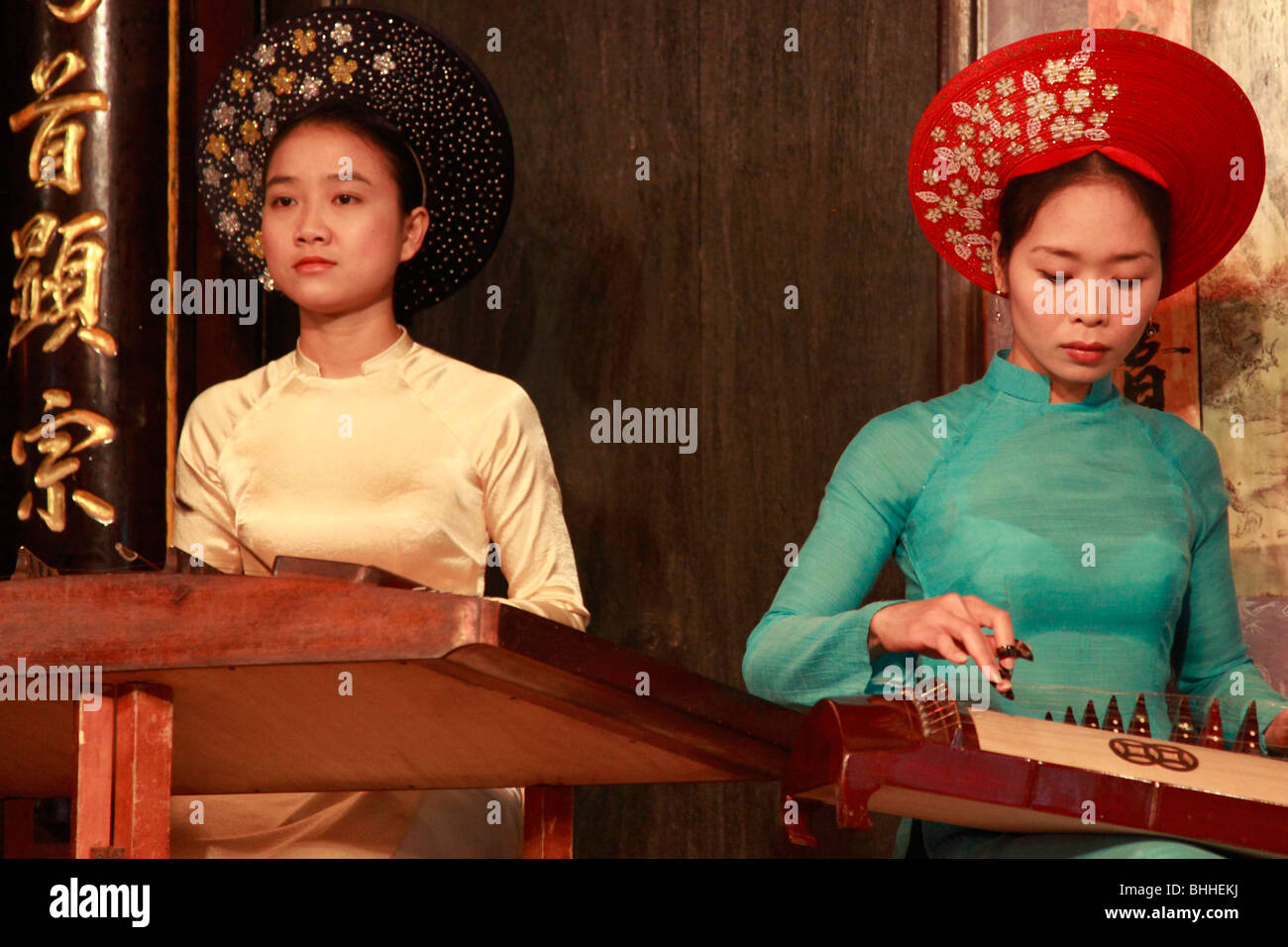 Vietnam, Hoi An, traditional musicians Stock Photo - Alamy