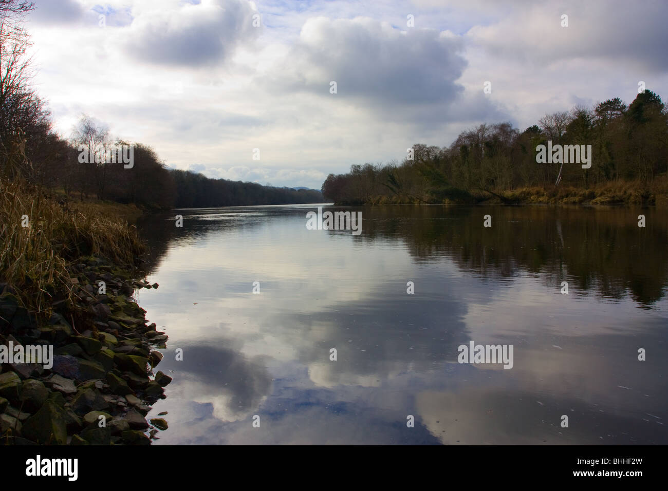 English riverside hi-res stock photography and images - Alamy