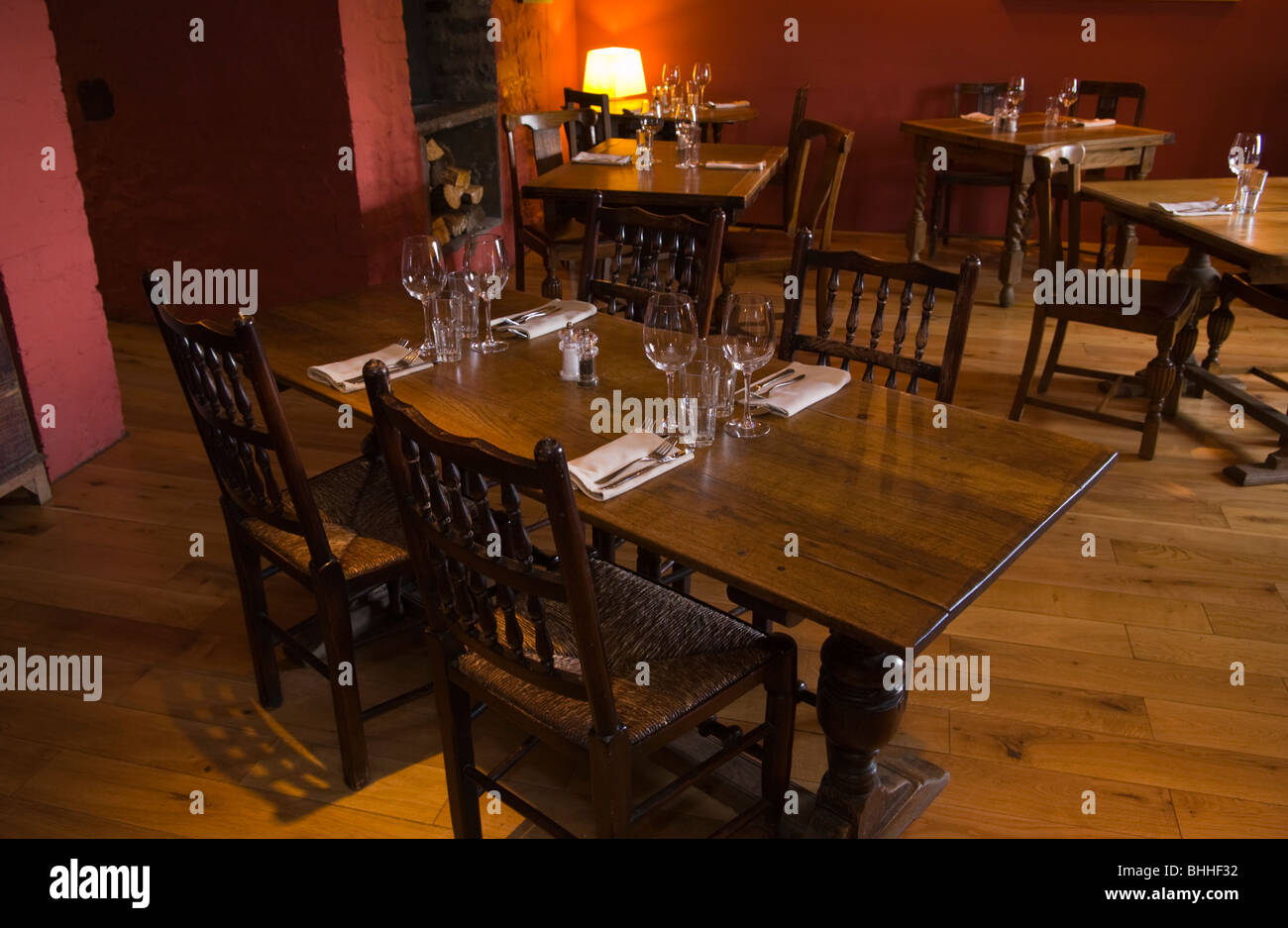 Restaurant gastropub table chair hi-res stock photography and images ...