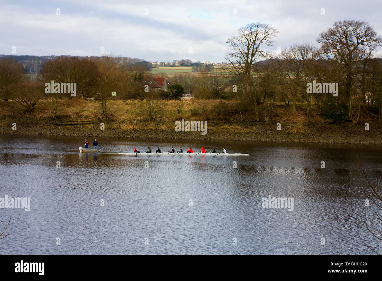 Rowing club training on the river tyne near Newburn riverside Stock ...