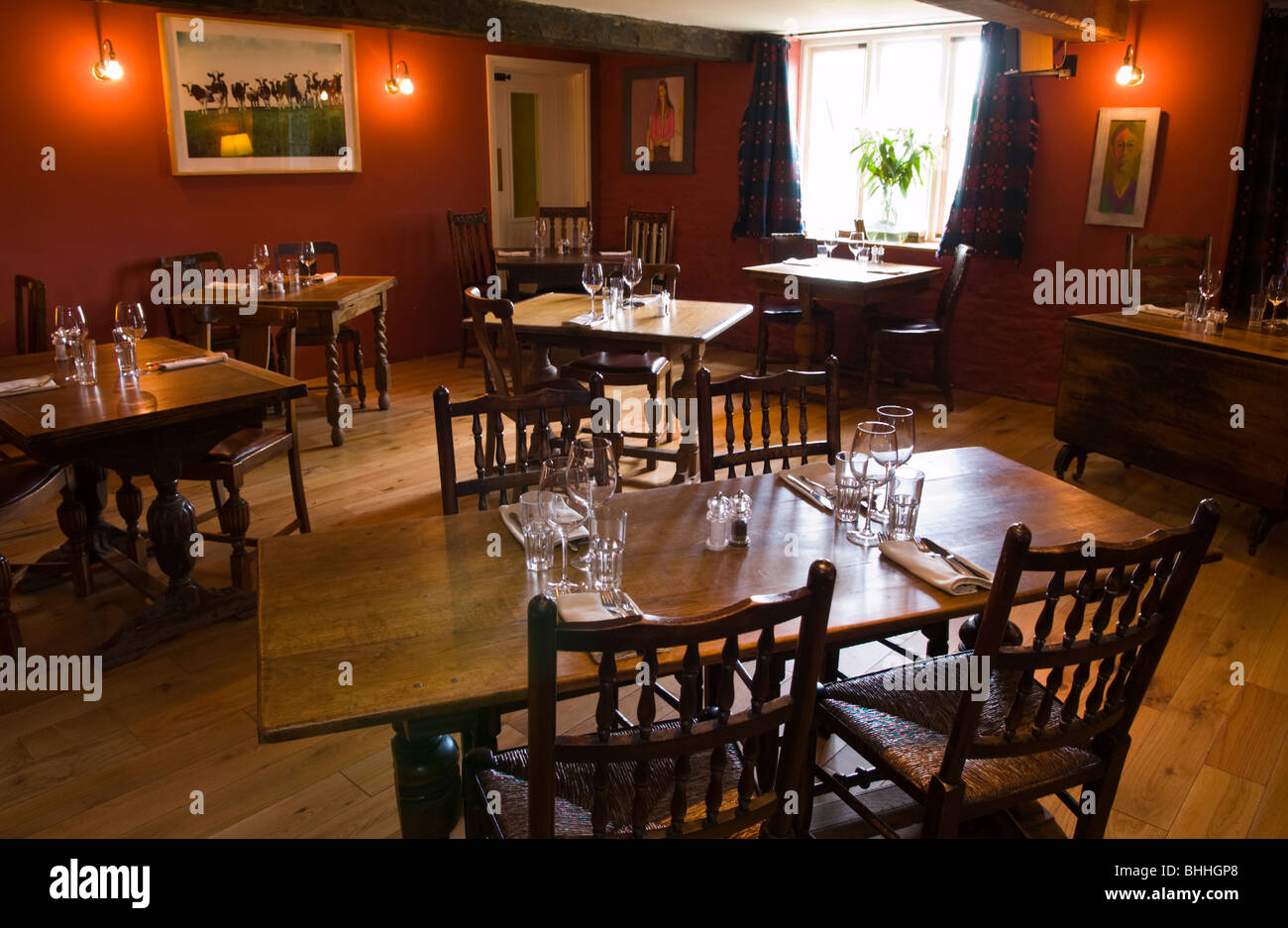 Restaurant gastropub table chair hi-res stock photography and images ...