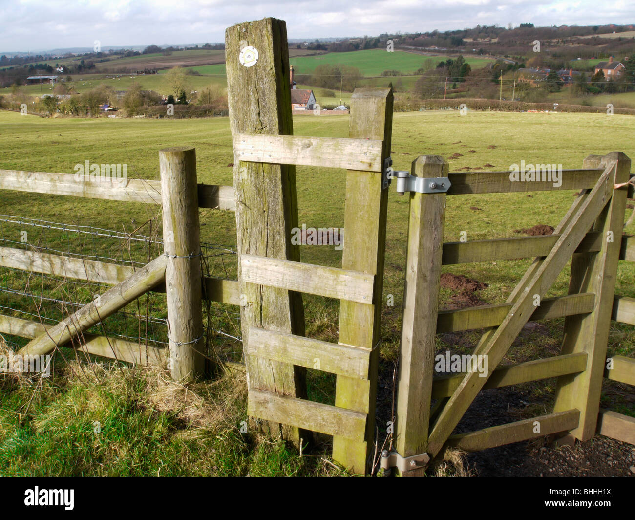 A gate on a footpath Stock Photo - Alamy