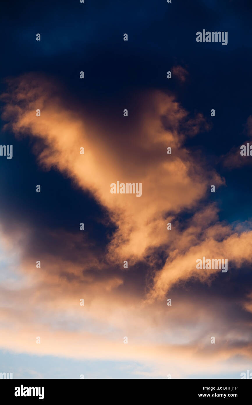 Uk clouds sky hi-res stock photography and images - Alamy