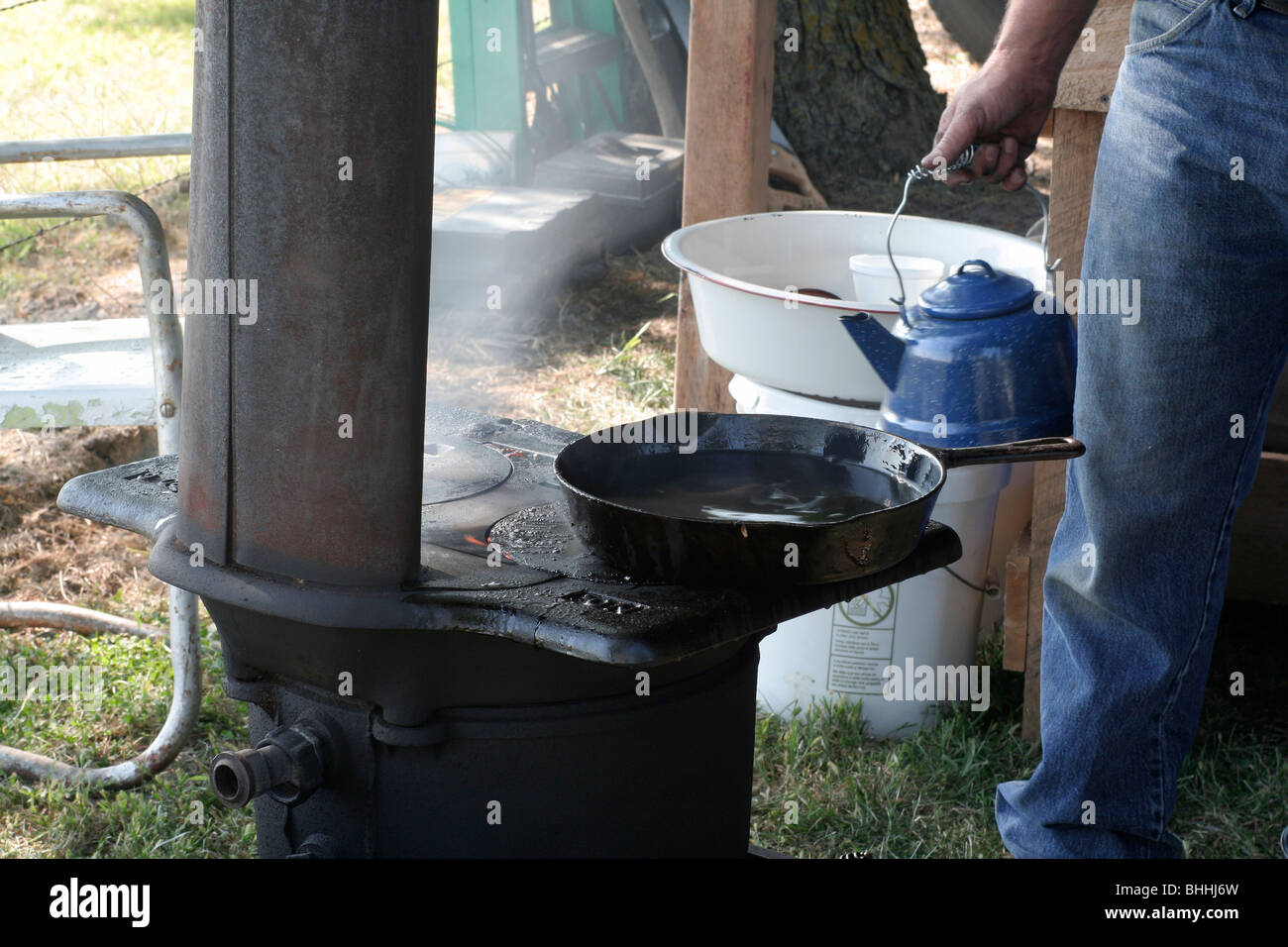 Cookstove hi-res stock photography and images - Alamy