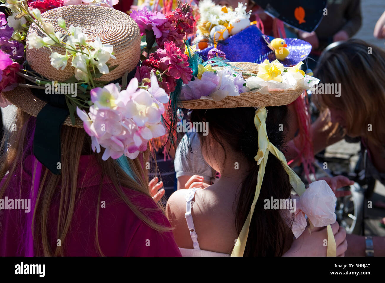 Children easter bonnet hi-res stock photography and images - Alamy