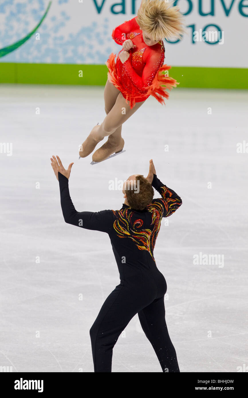 Caydee Denney and Jeremy Barrett (USA) competing in the pairs short the ...