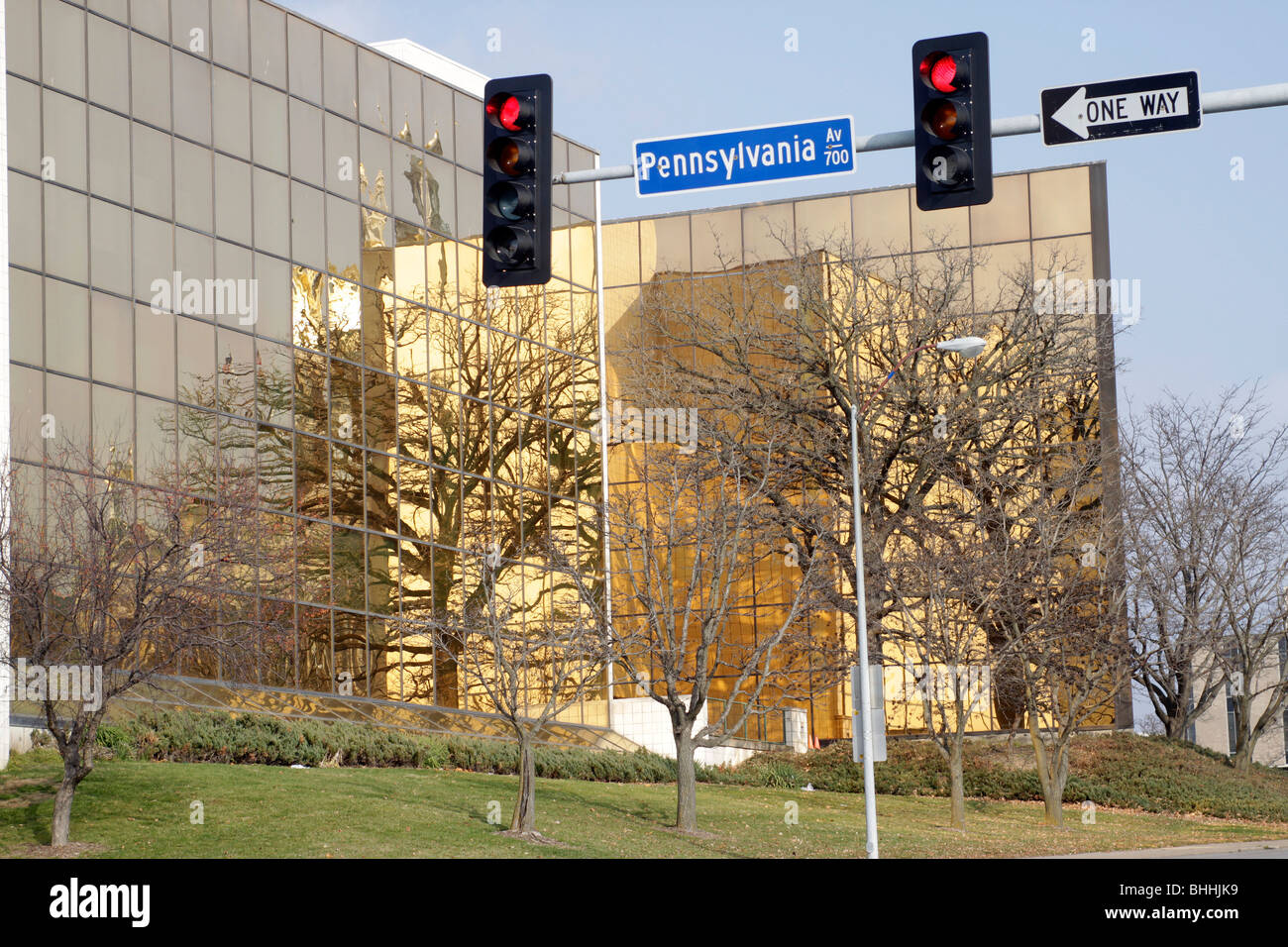 Henry wallace building capitol complex hi-res stock photography and ...