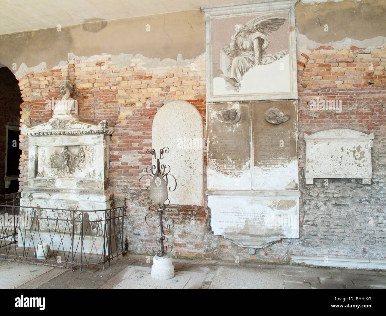 San michele cemetery venice italy hi-res stock photography and images ...