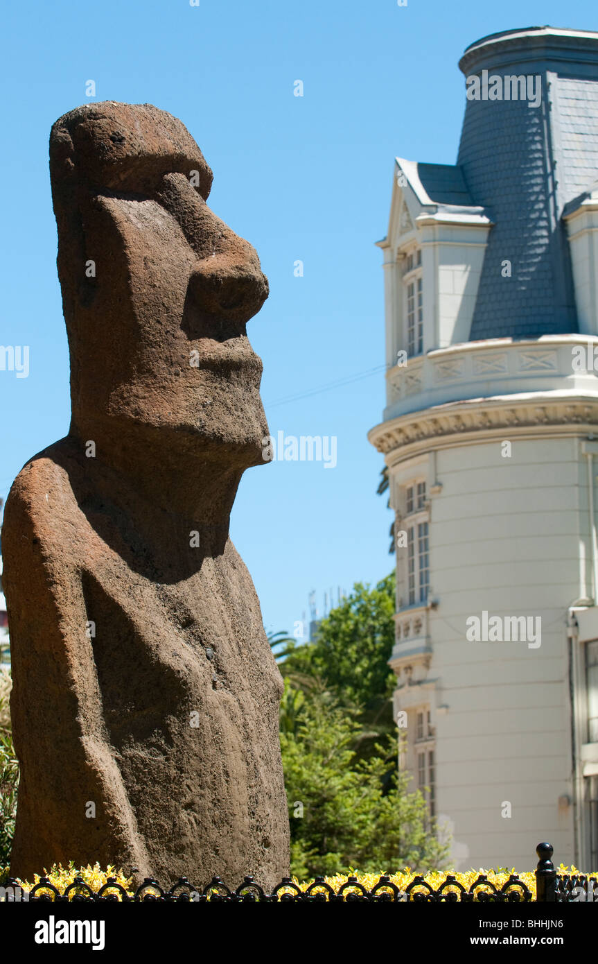Original Moai (Easter Island Statue) outside Vina del Mar's ...