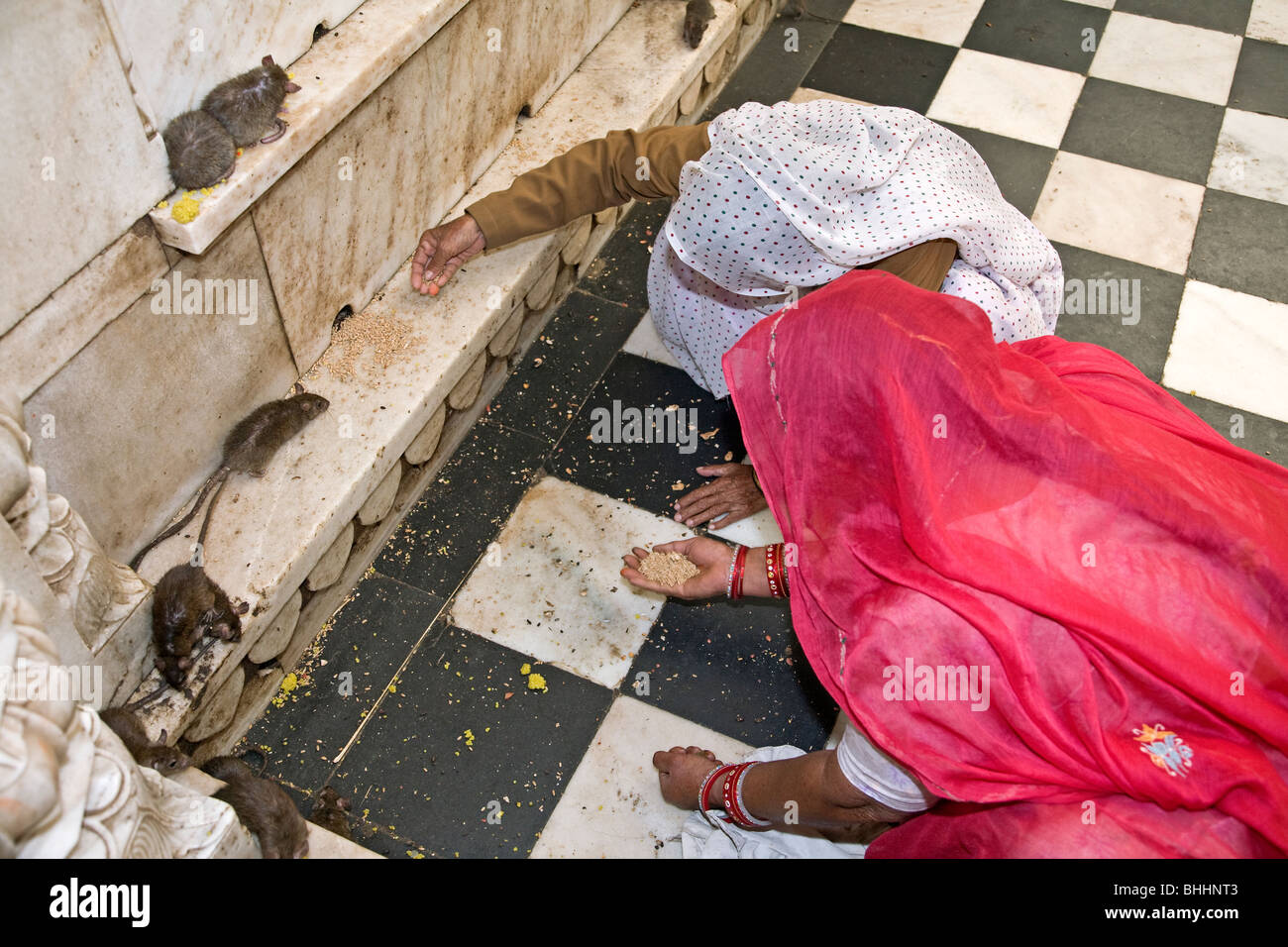 Food offering shrine hi-res stock photography and images - Alamy