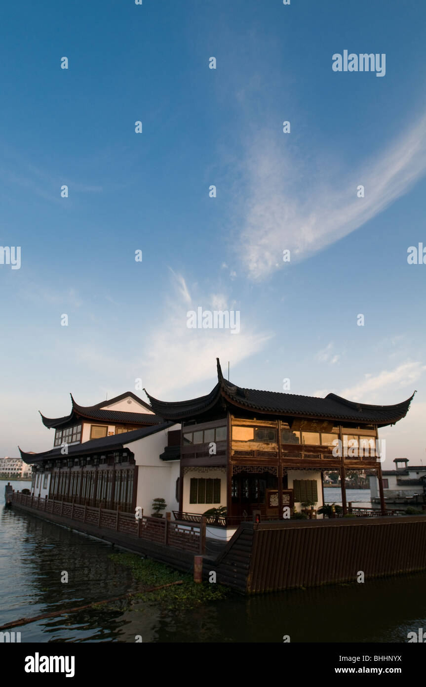 Traditional chinese architecture hi-res stock photography and images ...
