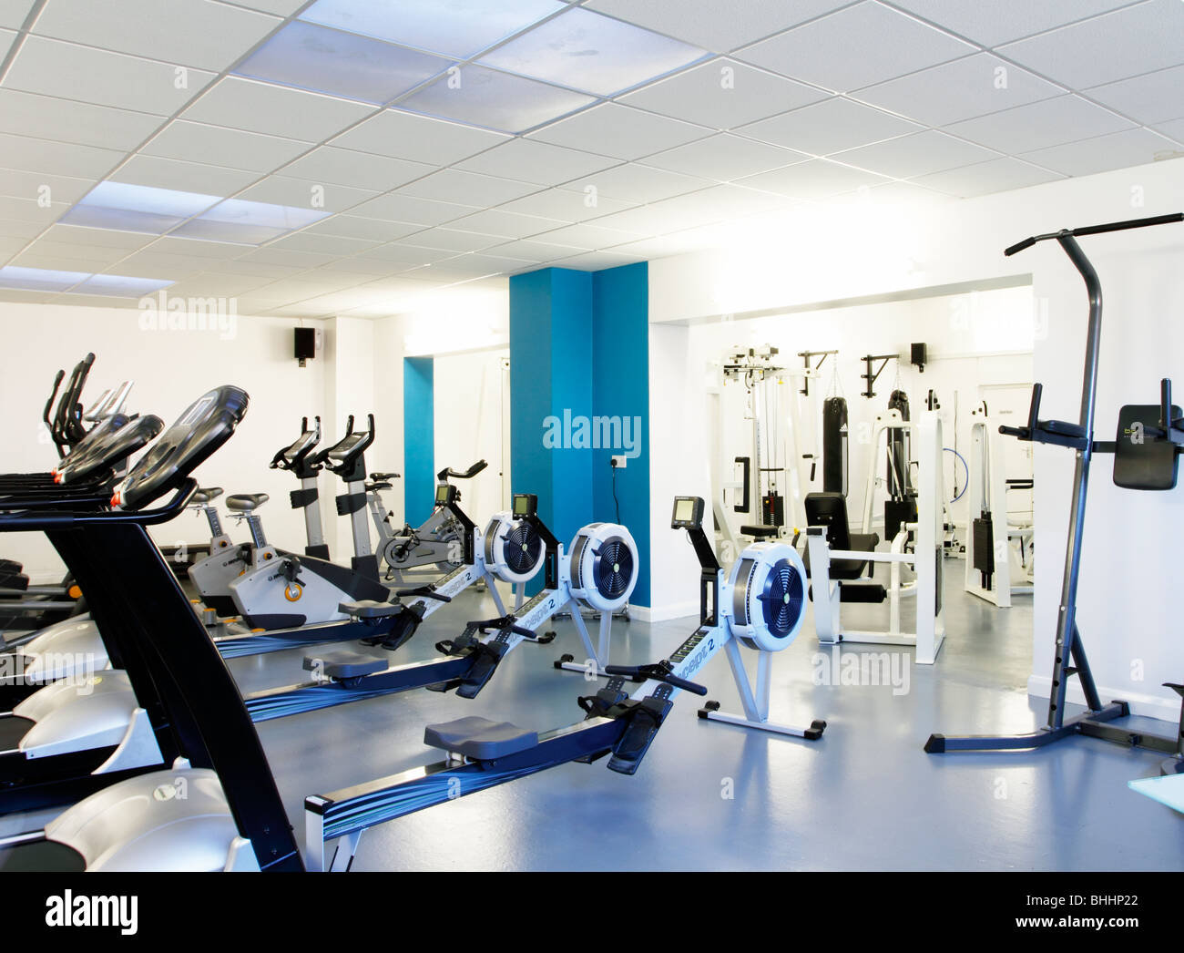 Gymnasium gym fitness machines keep fit exercise Stock Photo - Alamy