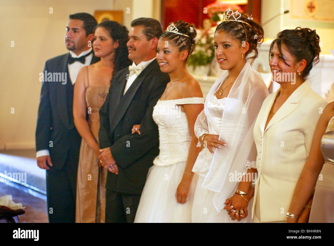Hispanic catholics at mass hi-res stock photography and images - Alamy
