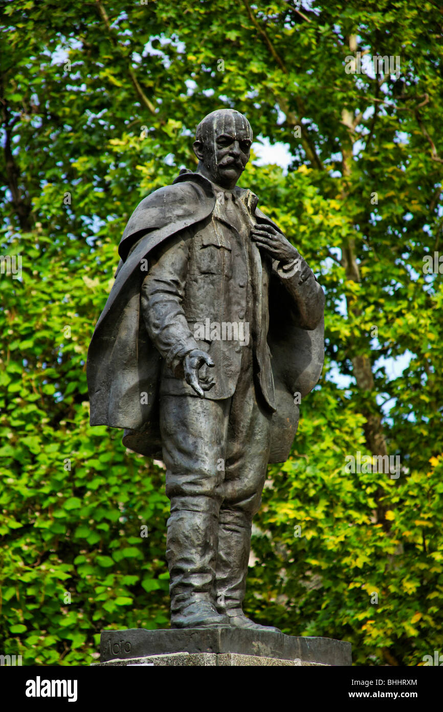 Jovan Cvijic, Statue in Students park, Belgrade, Serbia Stock Photo - Alamy