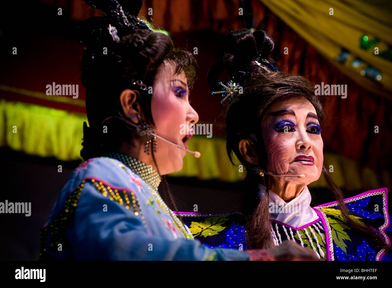 The old folks sing hi-res stock photography and images - Alamy