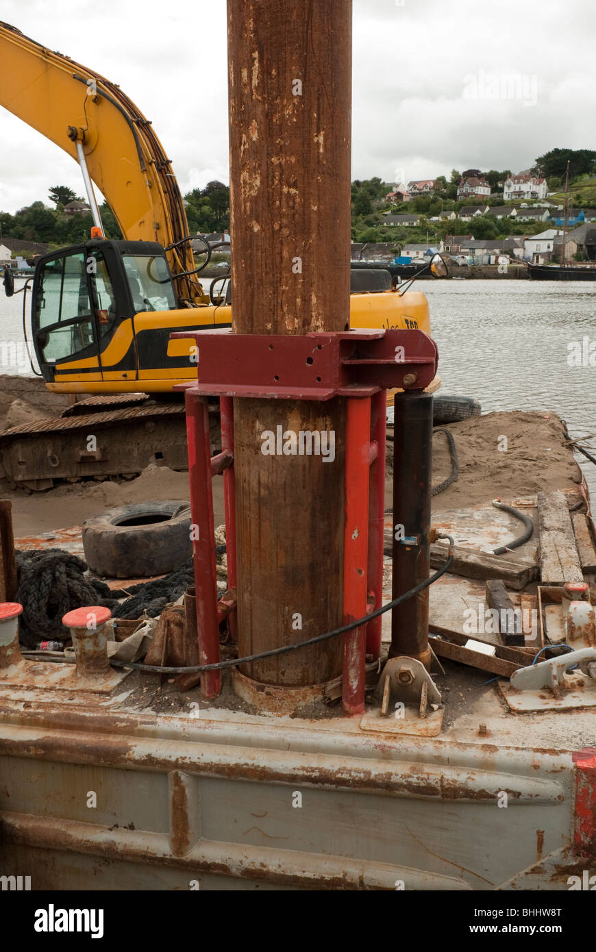 Floating platform jacking leg on boat in Bideford Stock Photo - Alamy