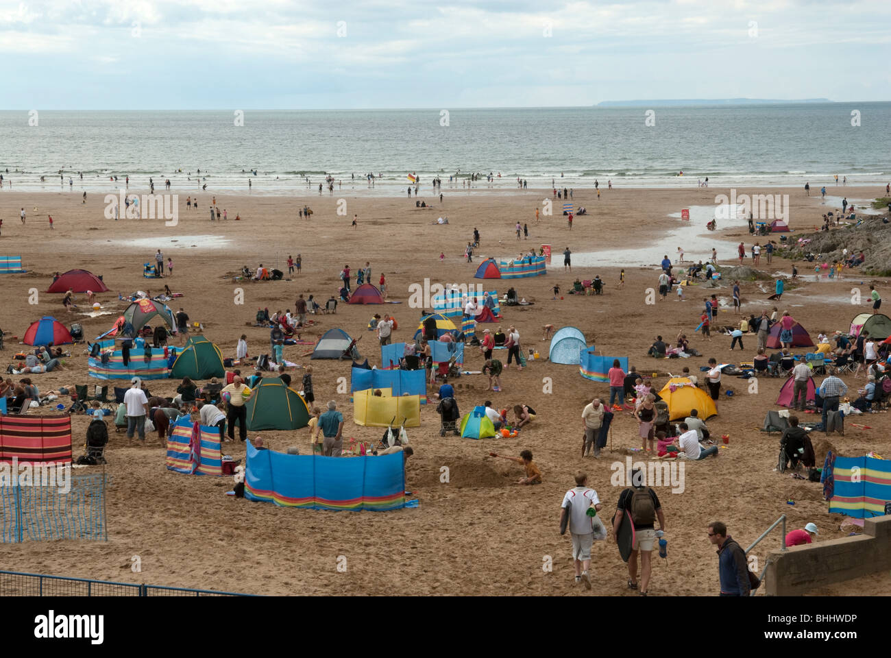 Crowded summer beach Woolacombe Devon UK Stock Photo - Alamy