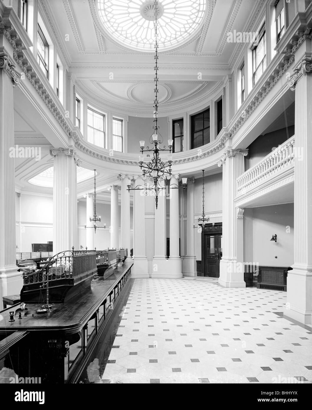 Classical architecture bank office buildings hi-res stock photography ...