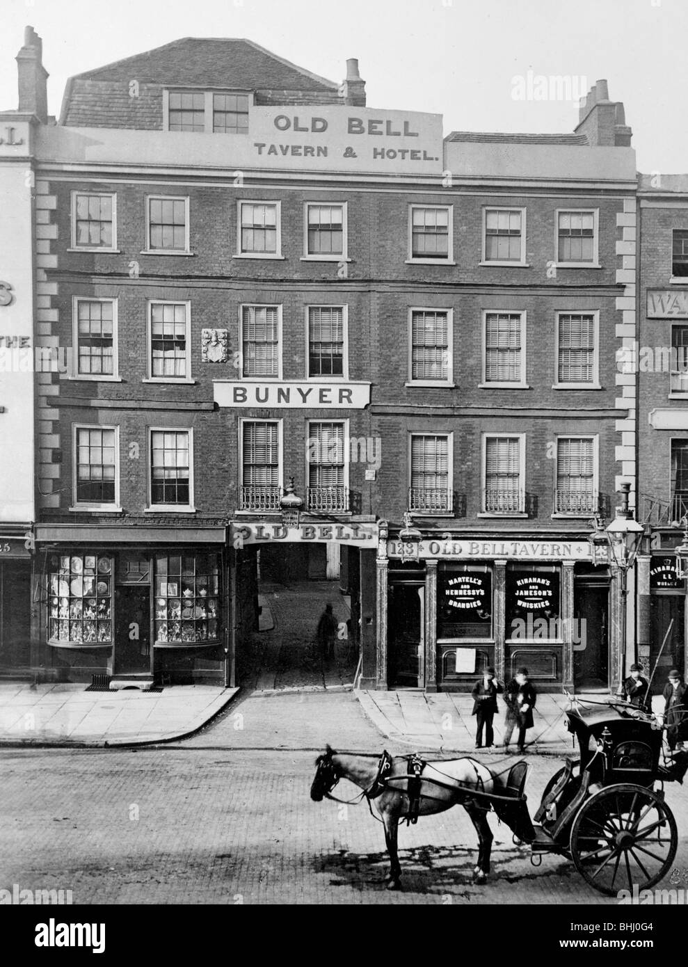 White house hotel tavern hi-res stock photography and images - Alamy