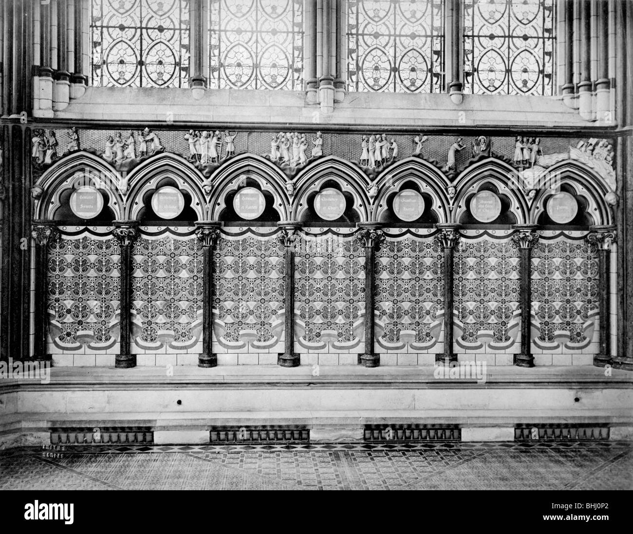 Salisbury cathedral chapter house hi-res stock photography and images ...