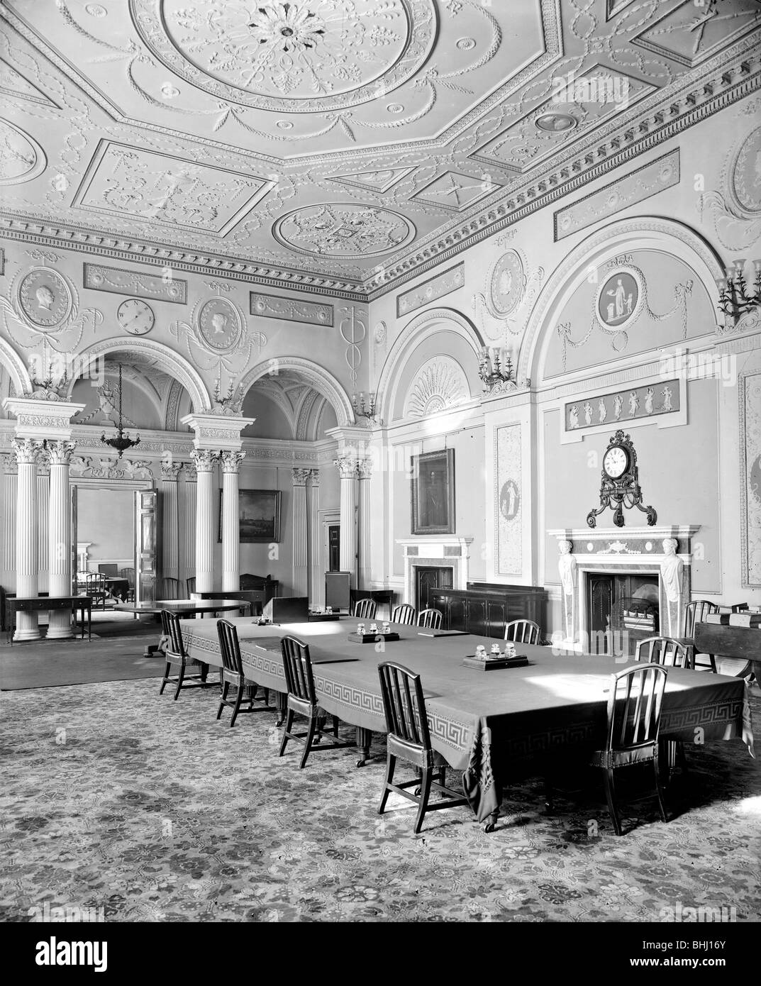 Inside courtroom england hi-res stock photography and images - Alamy