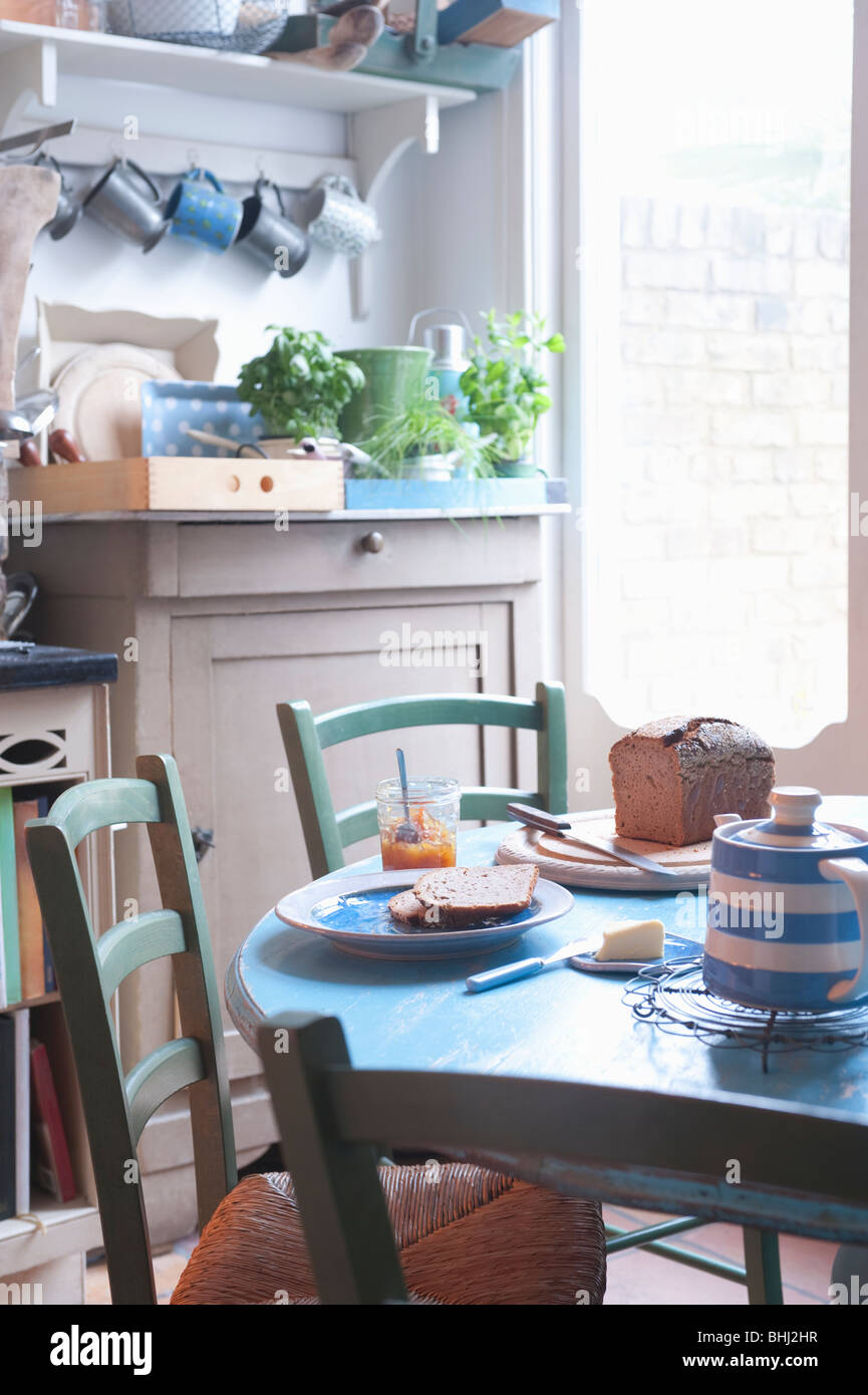 Kitchen table hi-res stock photography and images - Alamy