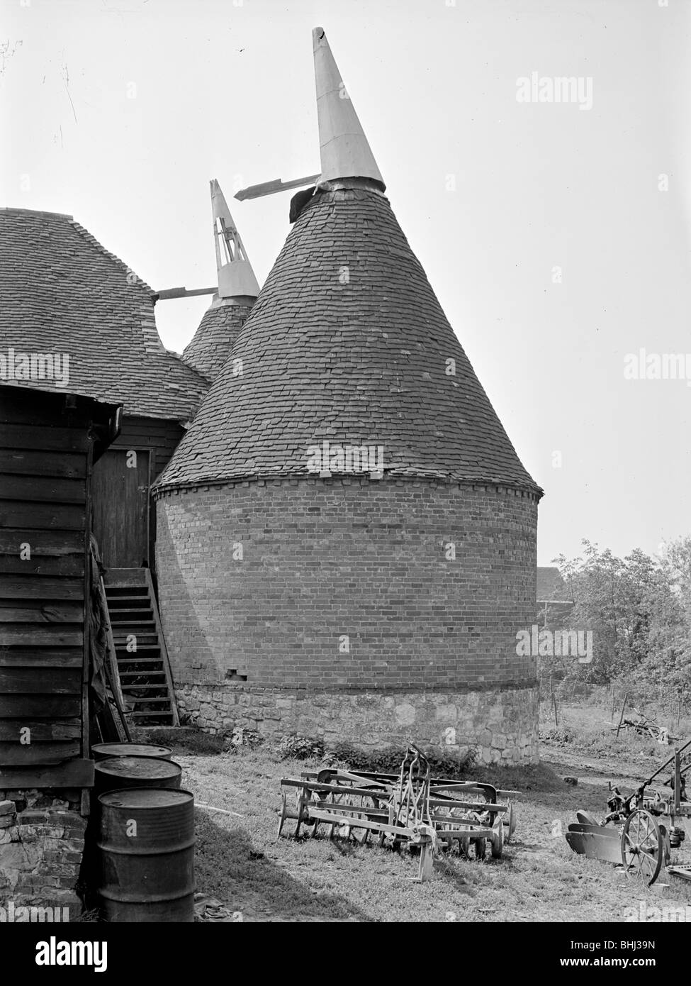 Kent farm 1950s hi-res stock photography and images - Alamy
