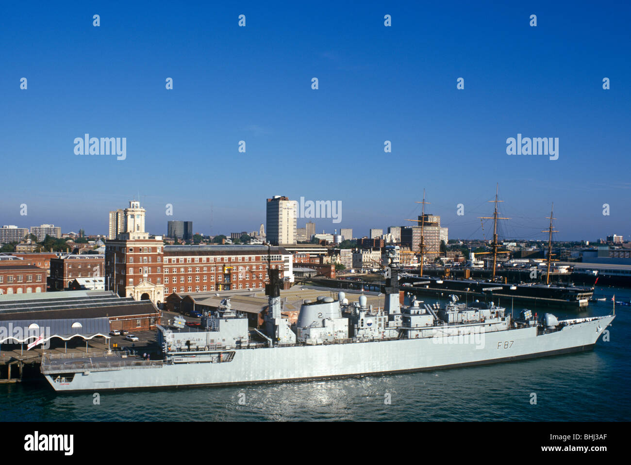Naval dockyard hi-res stock photography and images - Alamy